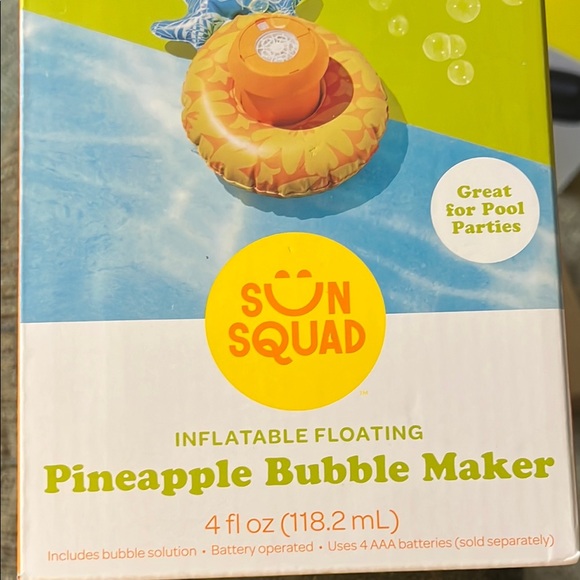 Sun Squad | Party Supplies | Inflatable Floating Pineapple Bubble Maker ...